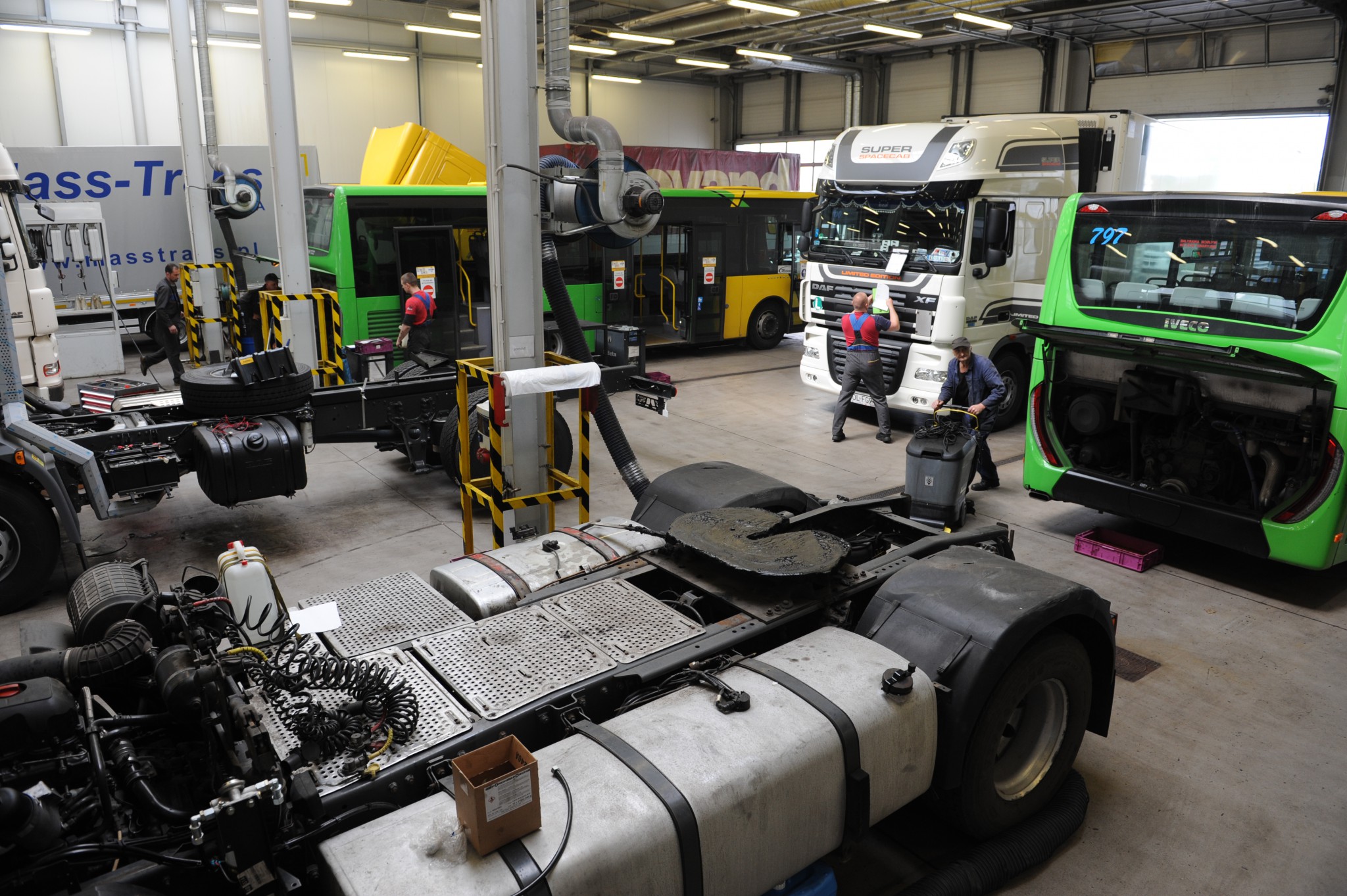 service of DAF, MAN, IVECO, other | DBK Group